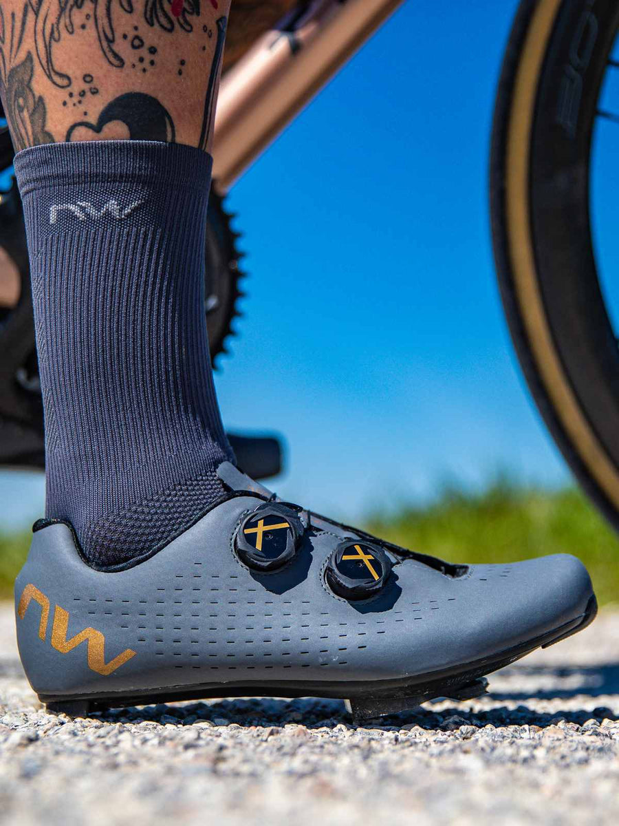 Buty rowerowe NORTHWAVE Revolution 3 ciemny szary/złoty – Adventure Sports